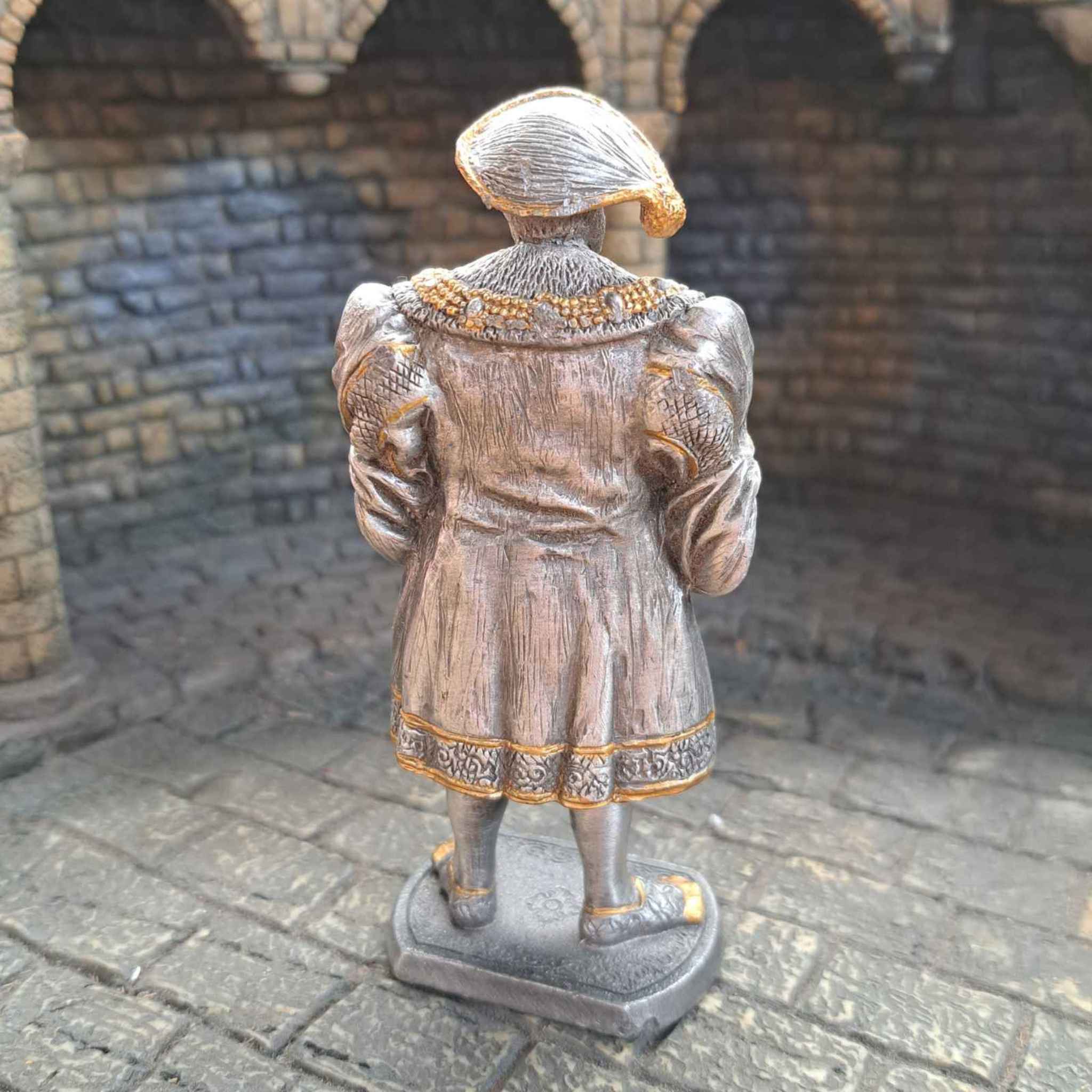Metal Knight Statue - Henry VIII – TimeLine Gifts